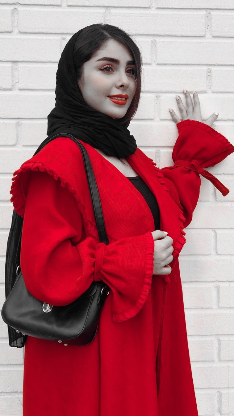 خنده بر لب میزنم تا کس نداند راز من ورنه این دنیا که ما د عکس ویسگون